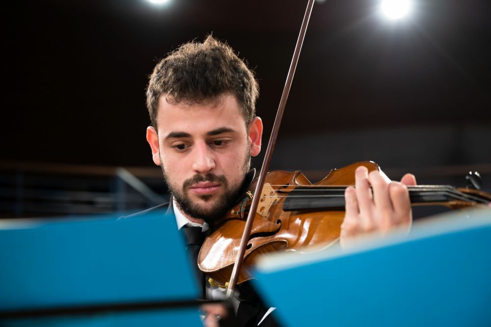 Alumnus Yamen Saadi appointed as new concertmaster of the Vienna ...